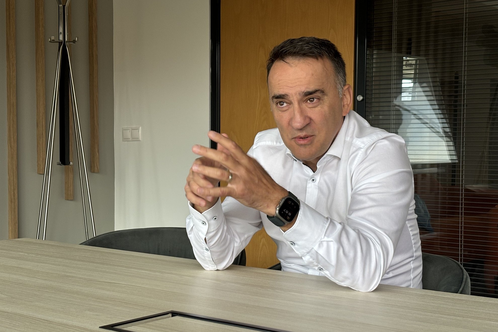 Kilépni a sorból: így épít új bankolási logikát a magyar neobank | Economx